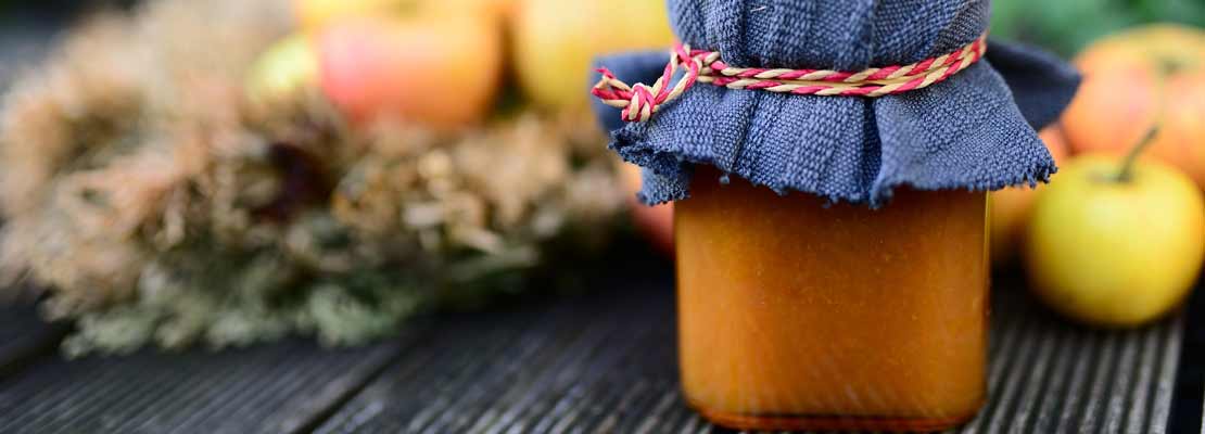 Appeljam maken een soort jam die goed thuis te maken is.